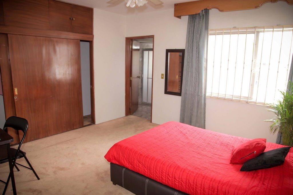 RENTA DE CUARTOS INDEPENDIENTES - Calle La Luna, Guadalajara | Roomgo