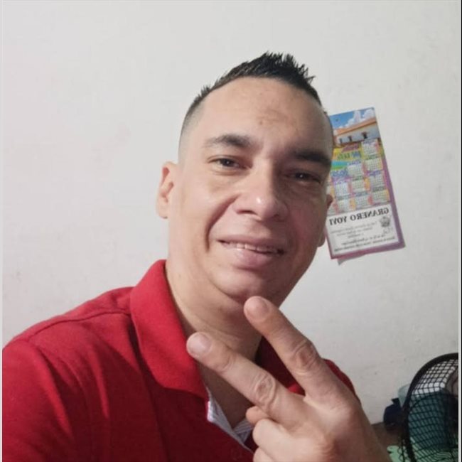 Inquilino - Bogotá - Andres - Professional - Hombre - 43 | CompartoApto