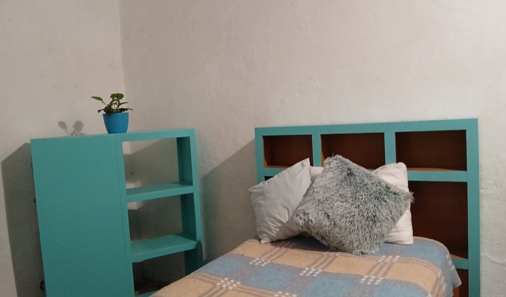 Rento cuartos amplios amueblados, centrico. - Calle Jesús García ...