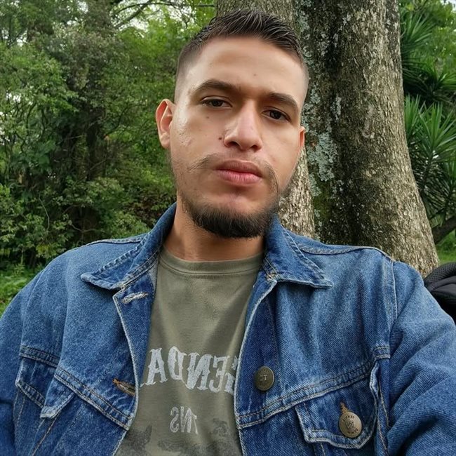 Inquilino - Bogotá - Andrés - Professional - Hombre - 26 | CompartoApto