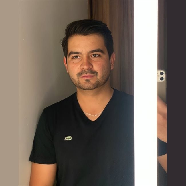 Carlos Corona - Guadalajara - Professional - Hombre - 24 | Roomgo